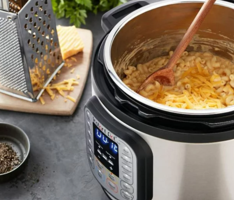 Instant Pot® Duo™ 6qt electric pressure cooker, dent on side not effec ...